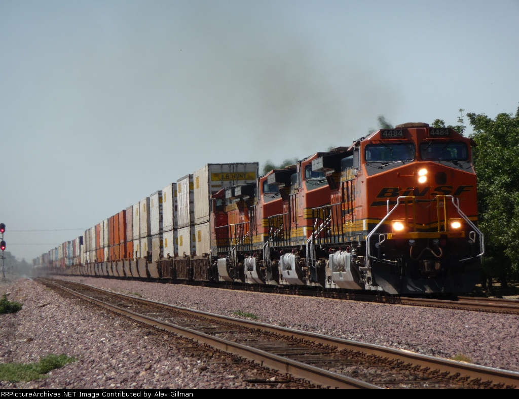 BNSF 4484 West